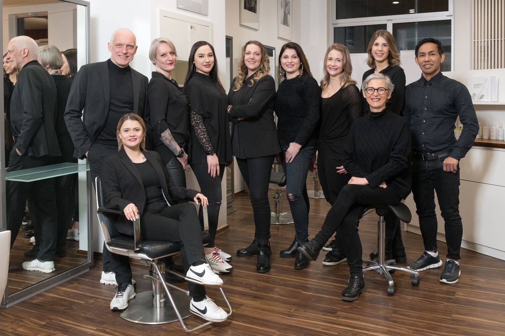 Elegantes Top Friseur In Der Nahe Bild