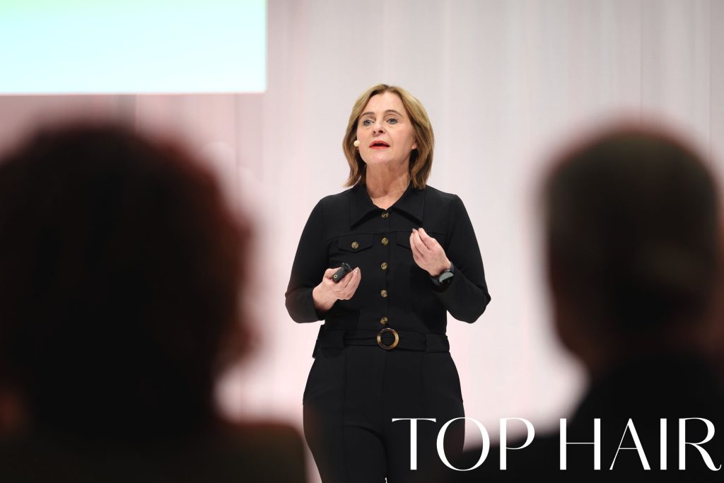 Sabrina Poser - TOP HAIR International - Das führende Friseurmagazin